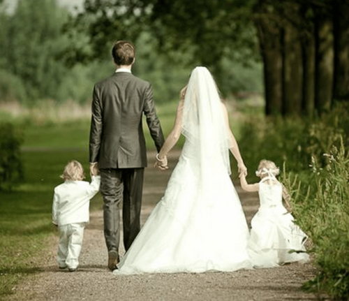 Family Medallion Ceremony | PreOwned Wedding Dresses