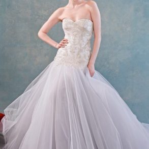 8 Relaxed Wedding Dress Styles We Love