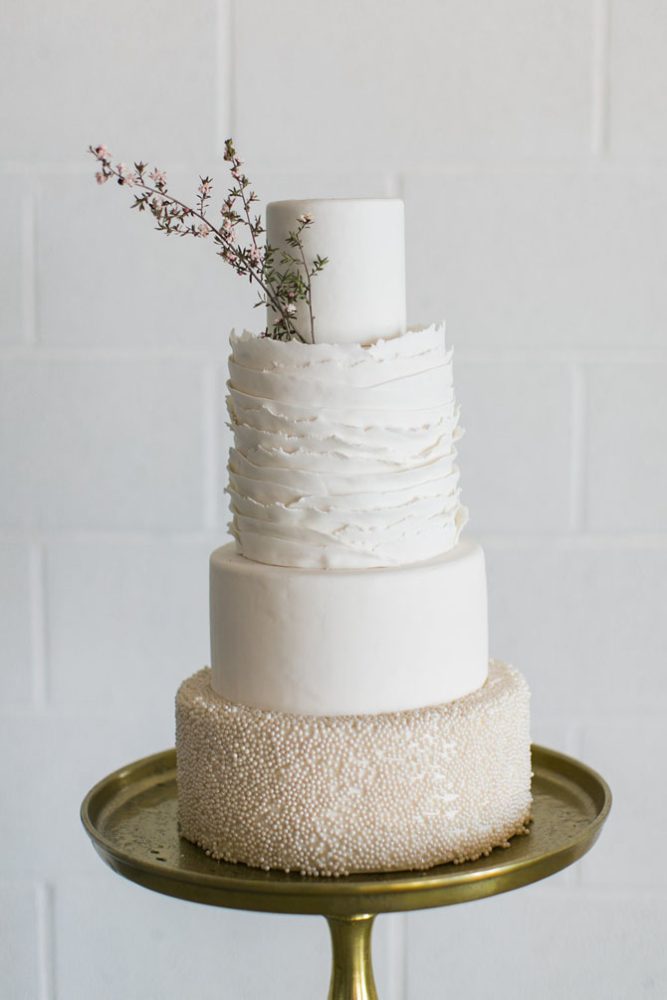 15 Simple, Classic Wedding Cakes | PreOwned Wedding Dresses