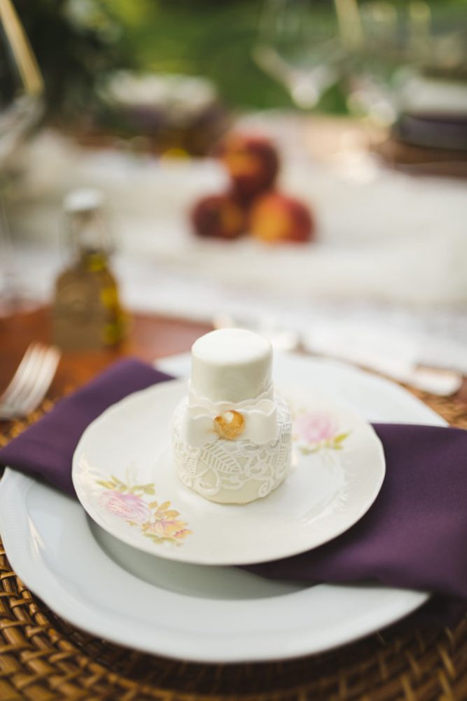 The Most Charming Mini Wedding Cakes Ever | PreOwned Wedding Dresses