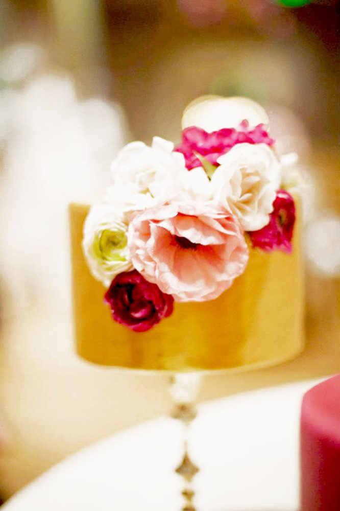 The Most Charming Mini Wedding Cakes Ever | PreOwned Wedding Dresses