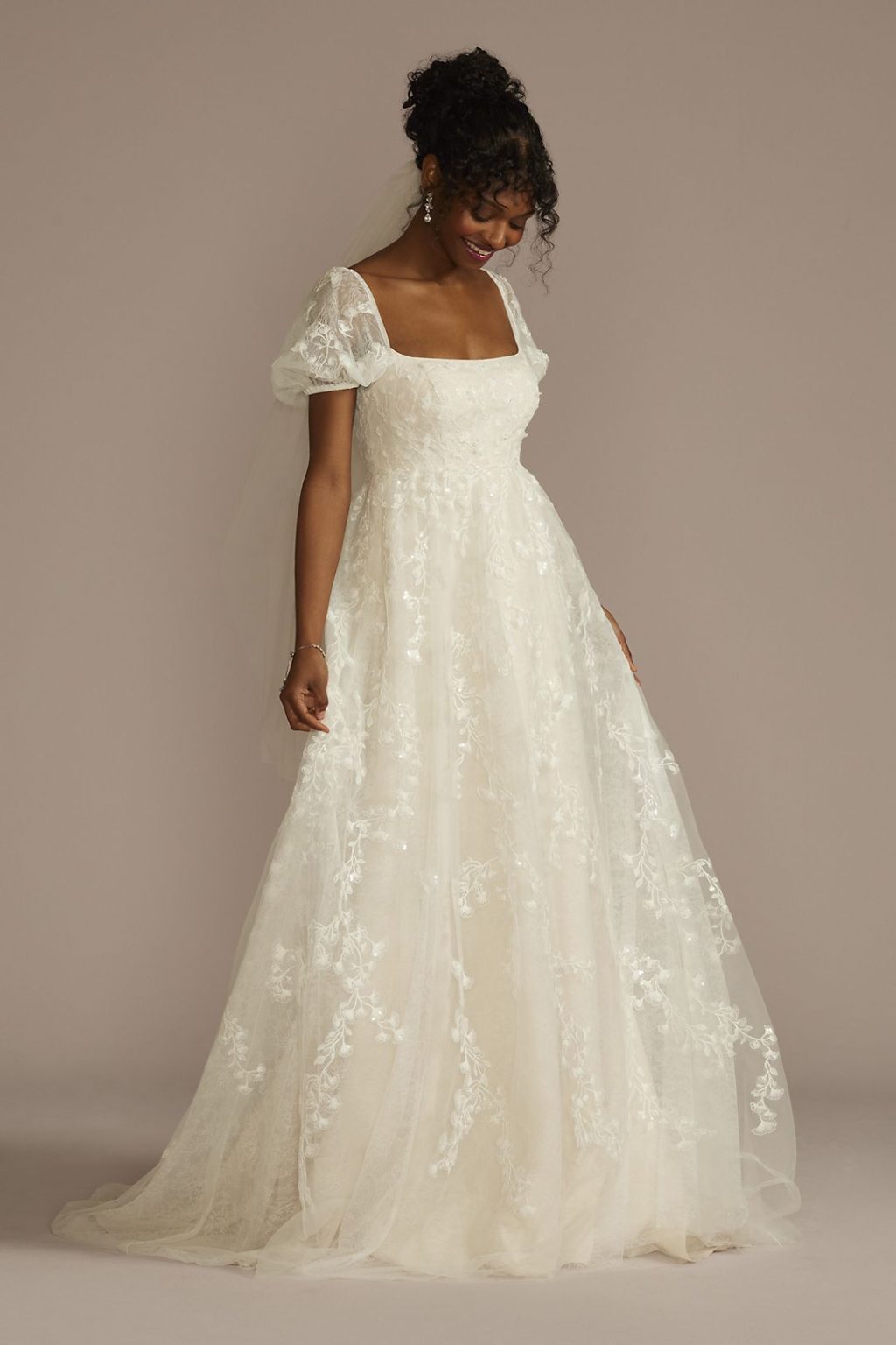 12 Modest Wedding Dresses for the Over-40 Bride | PreOwned Wedding Dresses