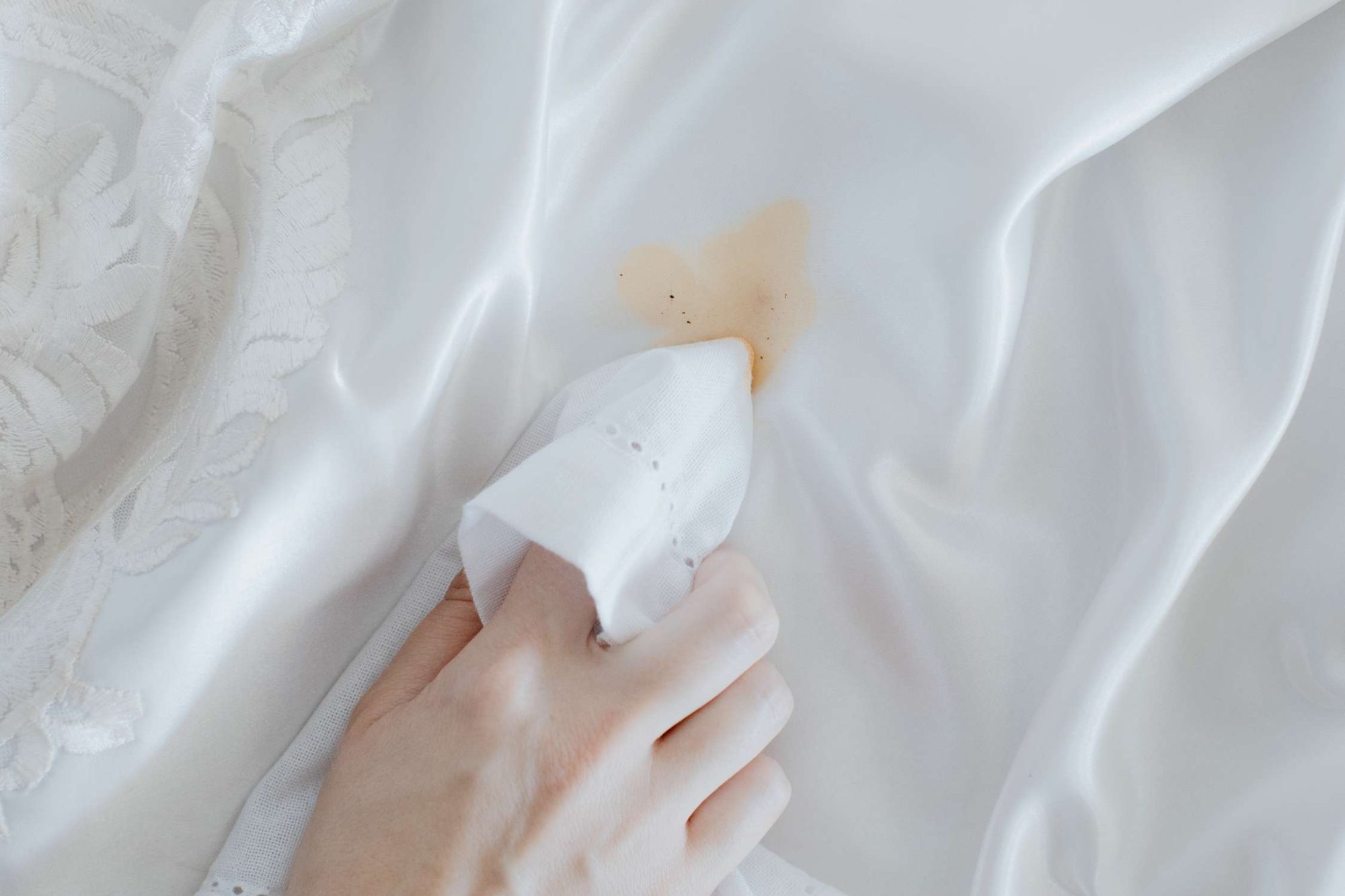 10 Common Wedding Dress Stains & How to Remove Them | PreOwned Wedding ...