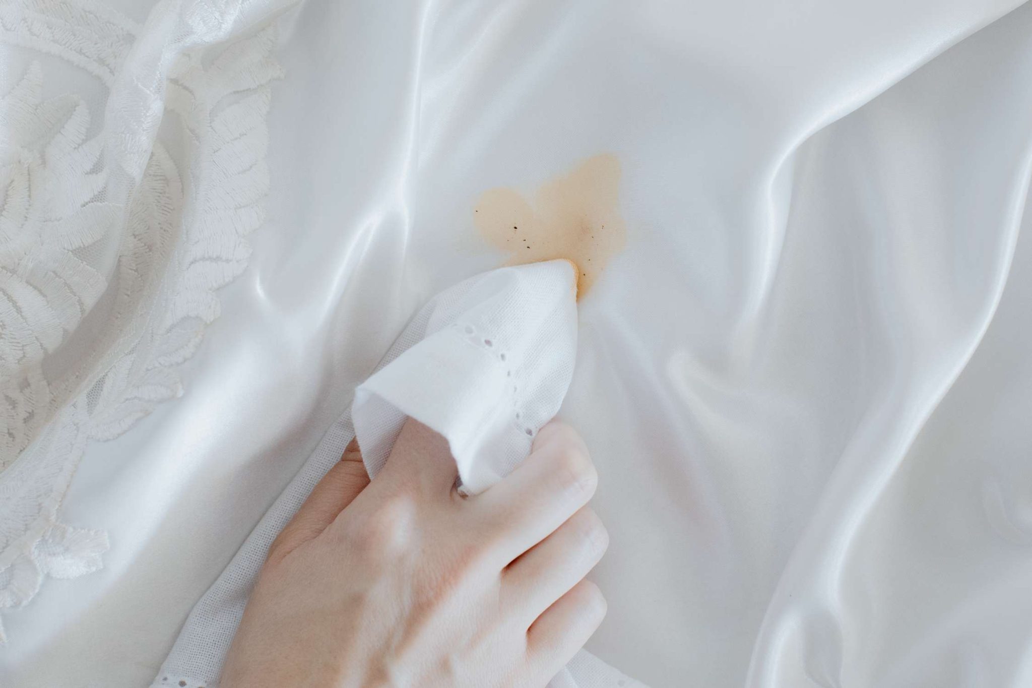 10 Common Wedding Dress Stains & How to Remove Them | PreOwned Wedding ...