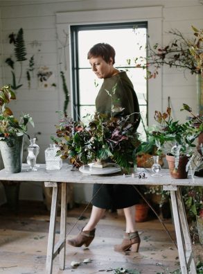 Behind the Scenes: A Floral Designer at Work | Wedding Ideas | Oncewed.com