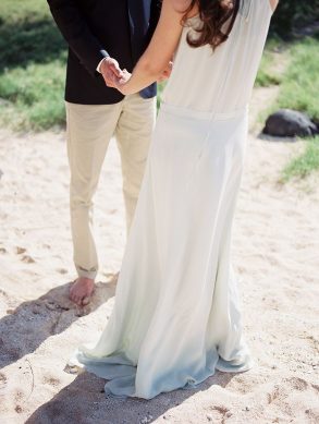A Meaningful Elopement in Hawaii | Real Weddings | Oncewed.com