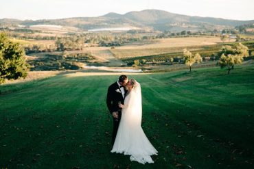 Elegant Fall Wedding in Australia | Real Weddings | Oncewed.com