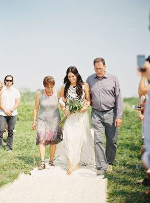 Unique Outdoor Wedding with DIY Details | Real Weddings | Oncewed.com