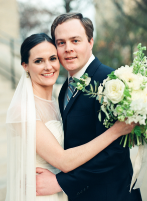 Organic White and Gold Wedding | Real Weddings | Oncewed.com