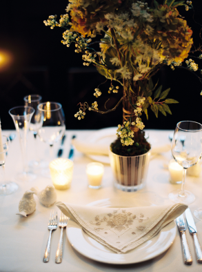 modern-table-decor-wedding | PreOwned Wedding Dresses