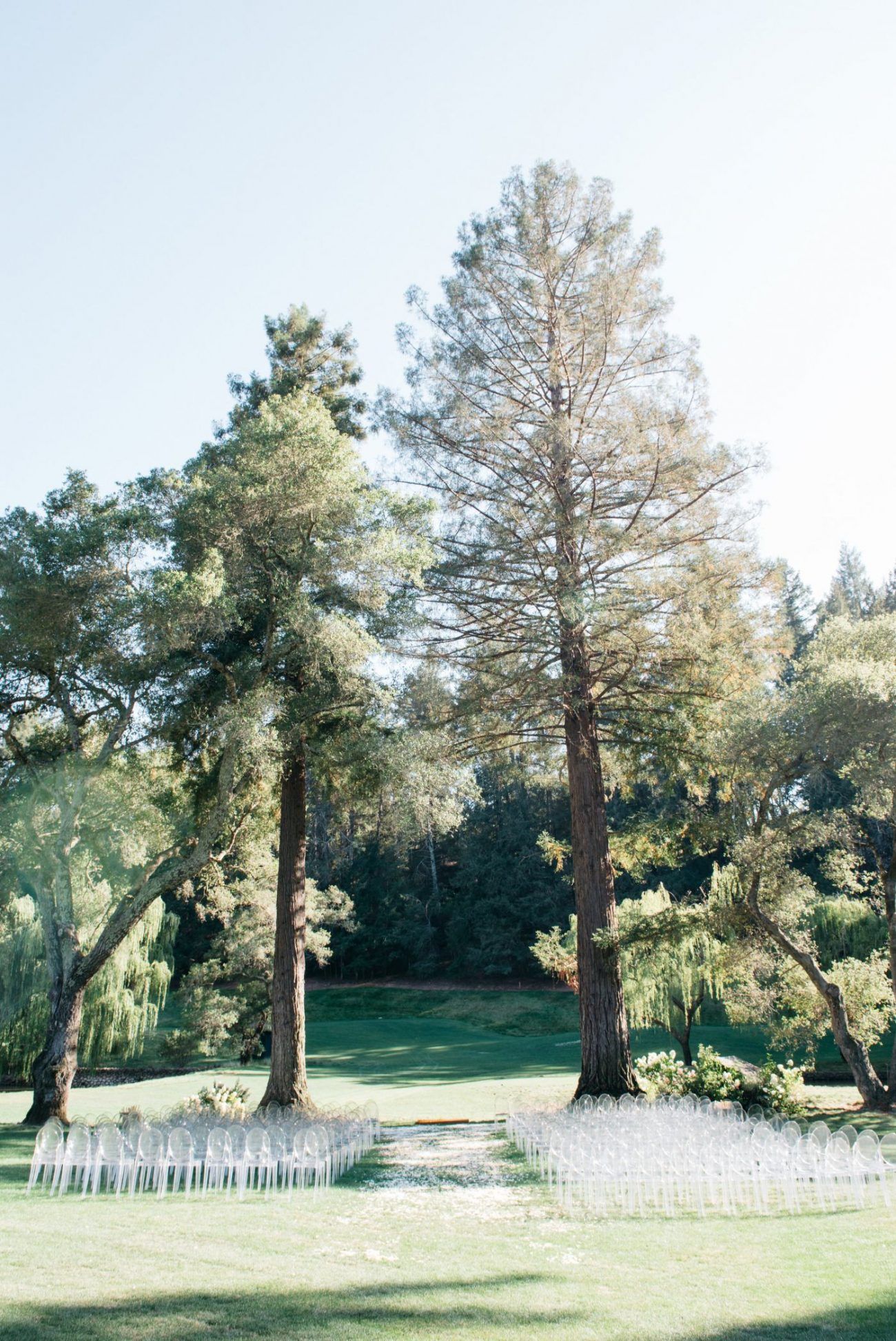 19-modern-outdoor-spring-wedding-ideas | PreOwned Wedding Dresses