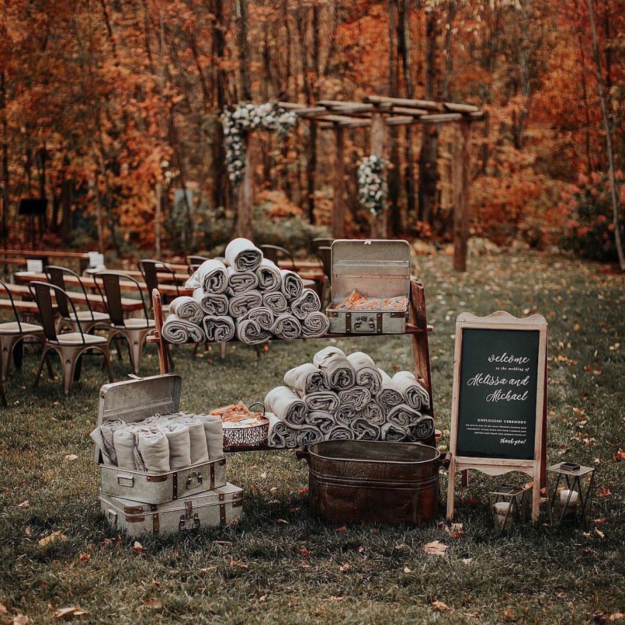 10 Wedding Decor Ideas for a Fall Season Celebration | PreOwned Wedding ...