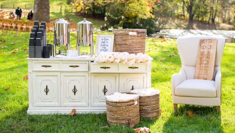 fall wedding welcome with apple cider | PreOwned Wedding Dresses